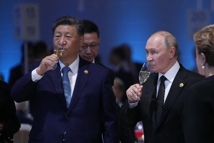 Xi Jinping apela à “paz mundial” em mensagem de Ano Novo dirigida a Putin Xi Jinping apela à “paz mundial” em mensagem de Ano Novo dirigida a Putin