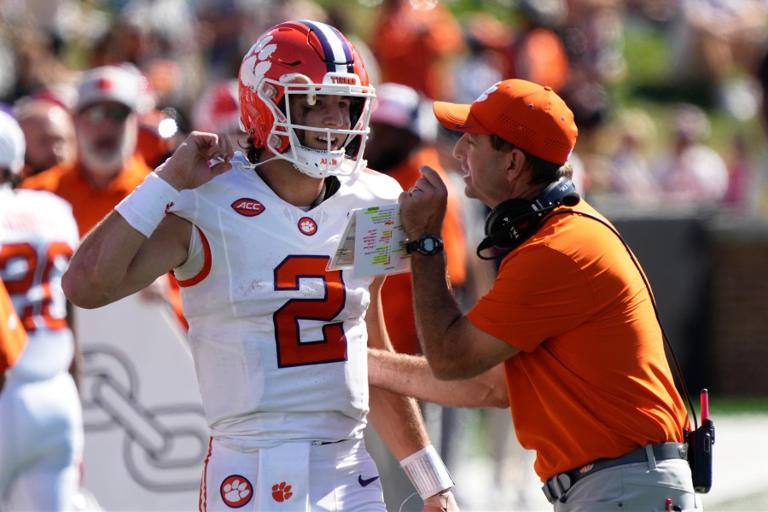 Klubnik announces his return to Clemson
