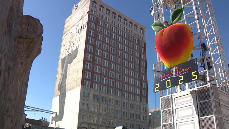 Peach Drop: Tens of thousands expected in downtown Atlanta to ring in 2025