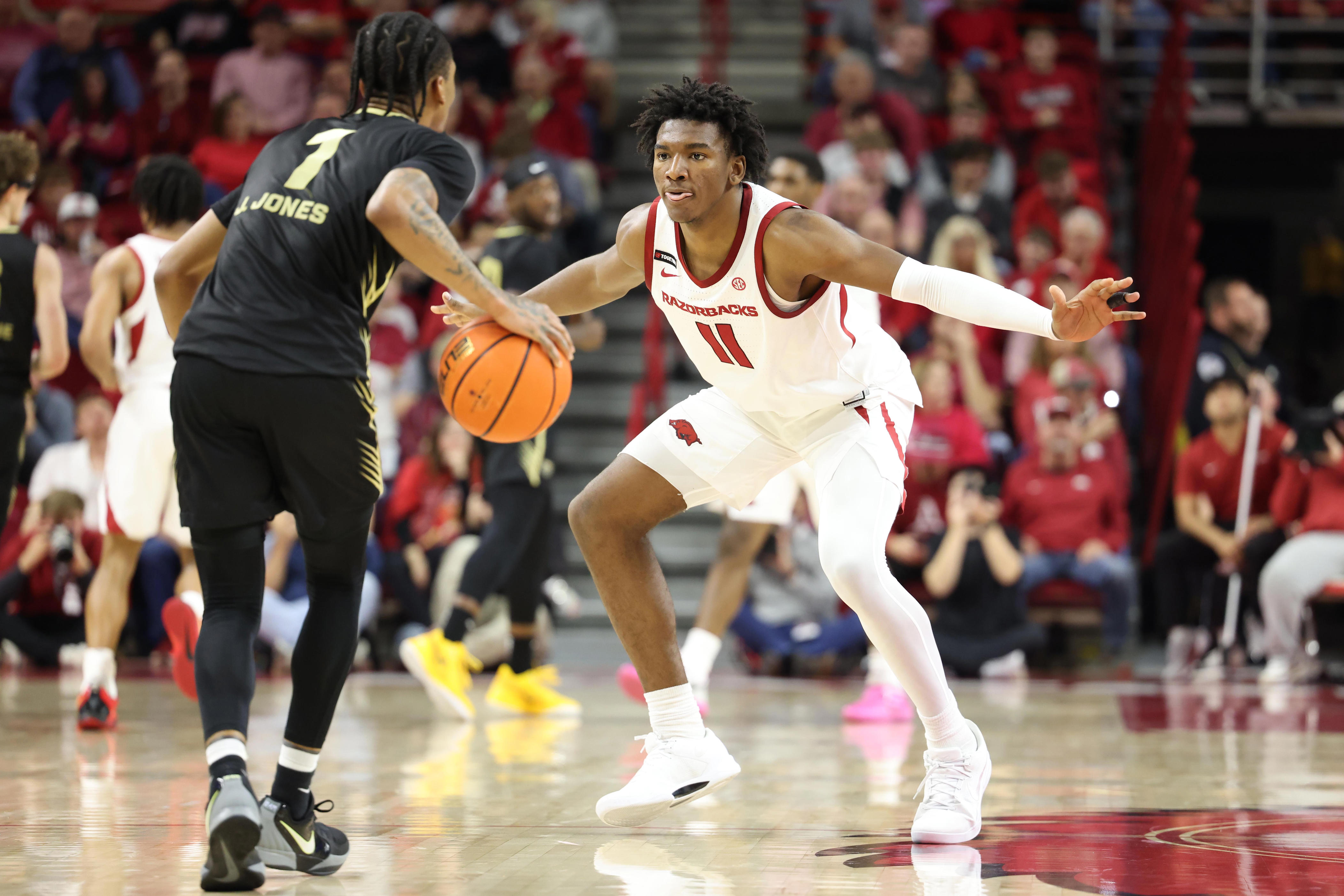 Arkansas basketball freshmen shine in second-half rout over Oakland