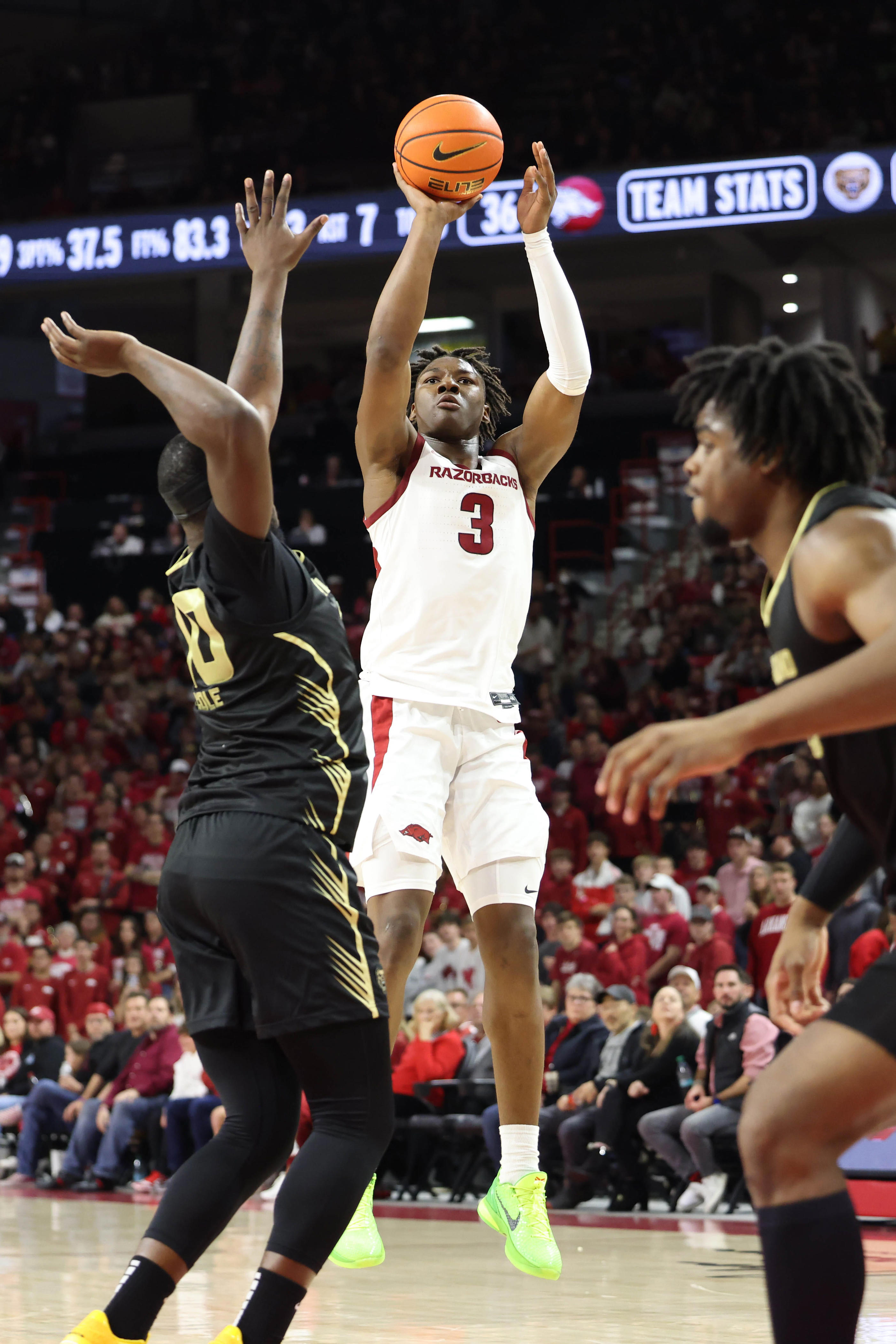 Adou on the move: How Arkansas basketball maximizes Adou Thiero on offense