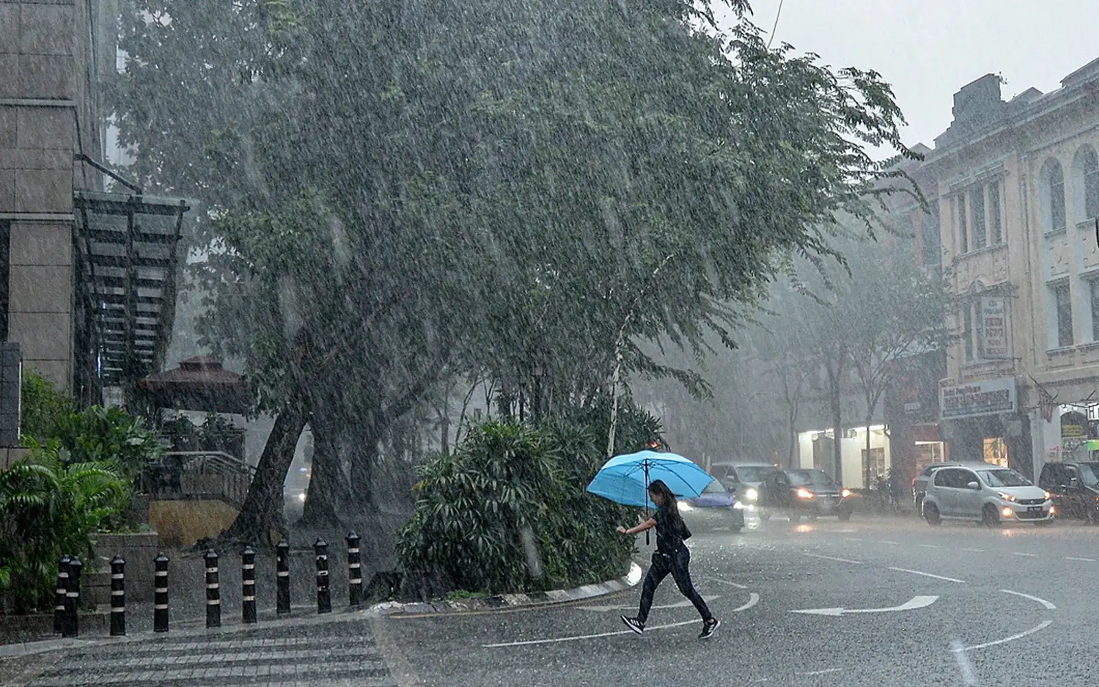 MetMalaysia warns of heavy rain as Tropical Storm Senyar nears west coast