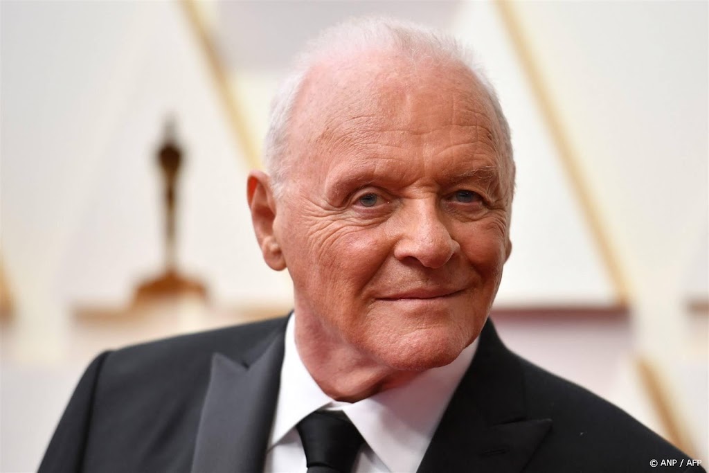 Anthony Hopkins viert halve eeuw zonder alcohol: 'Kies voor het leven'