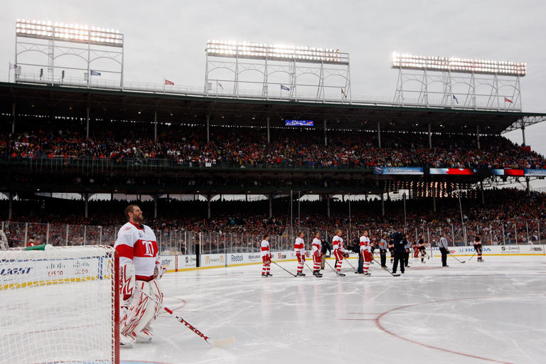 Wisconsin men's and women's hockey teams set to play outdoors at ...