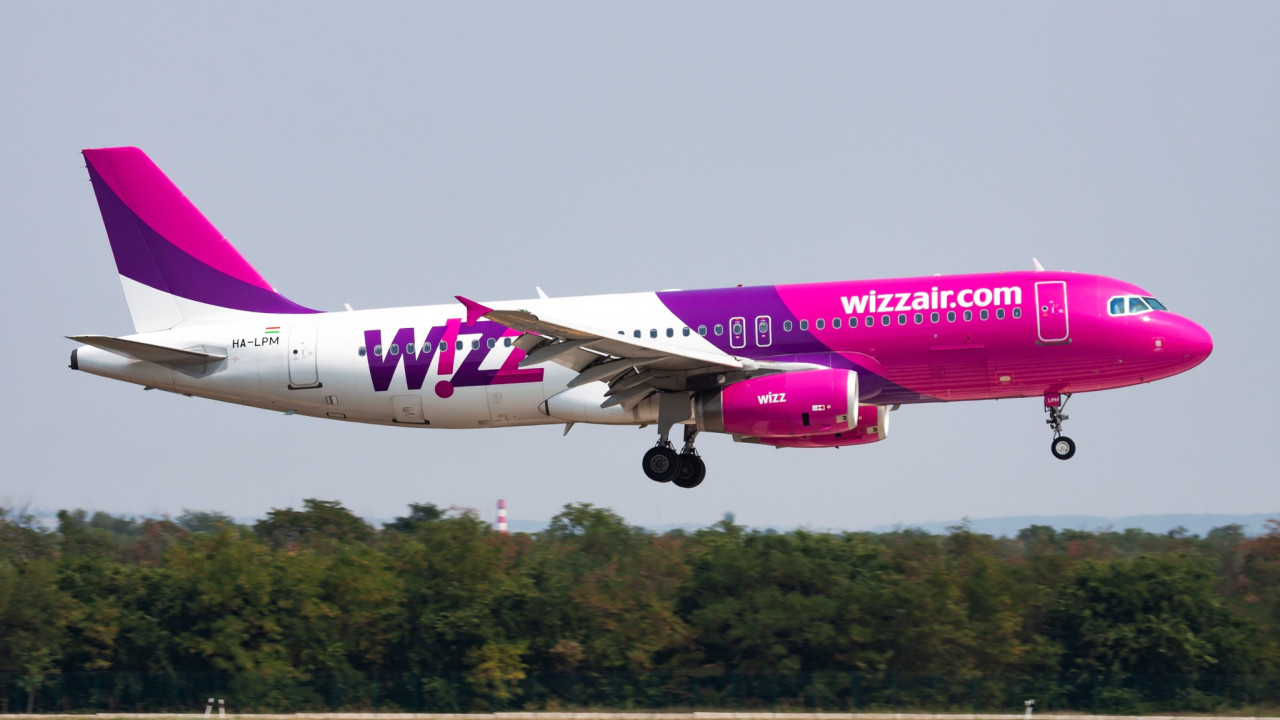 Η Wizz Air καθηλώνει 40 αεροσκάφη μέχρι το 2026 λόγω προβλημάτων στον ...