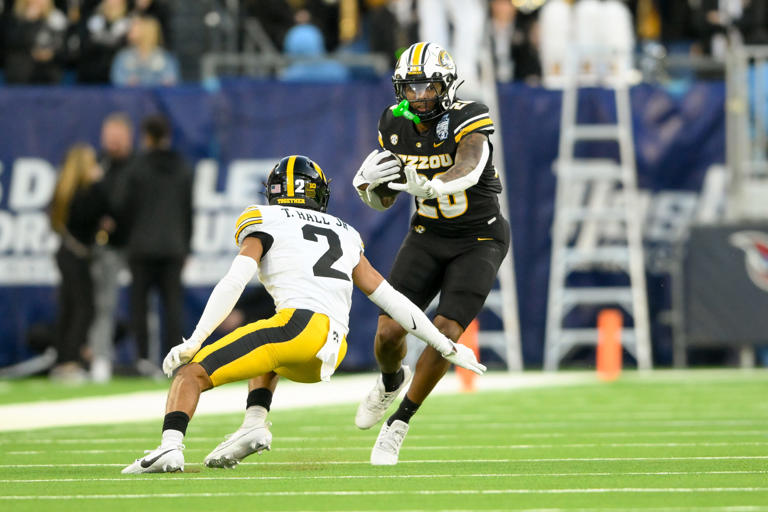 Is a Cody Schrader record in sight for Ahmad Hardy? Previewing Missouri ...