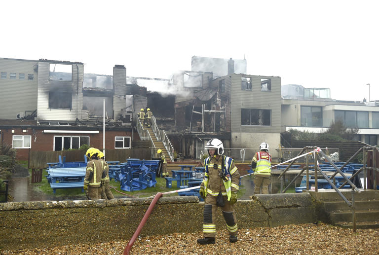 Hill Head: Fire-ravaged Osborne View pub rebuild sparks nightclub fears ...