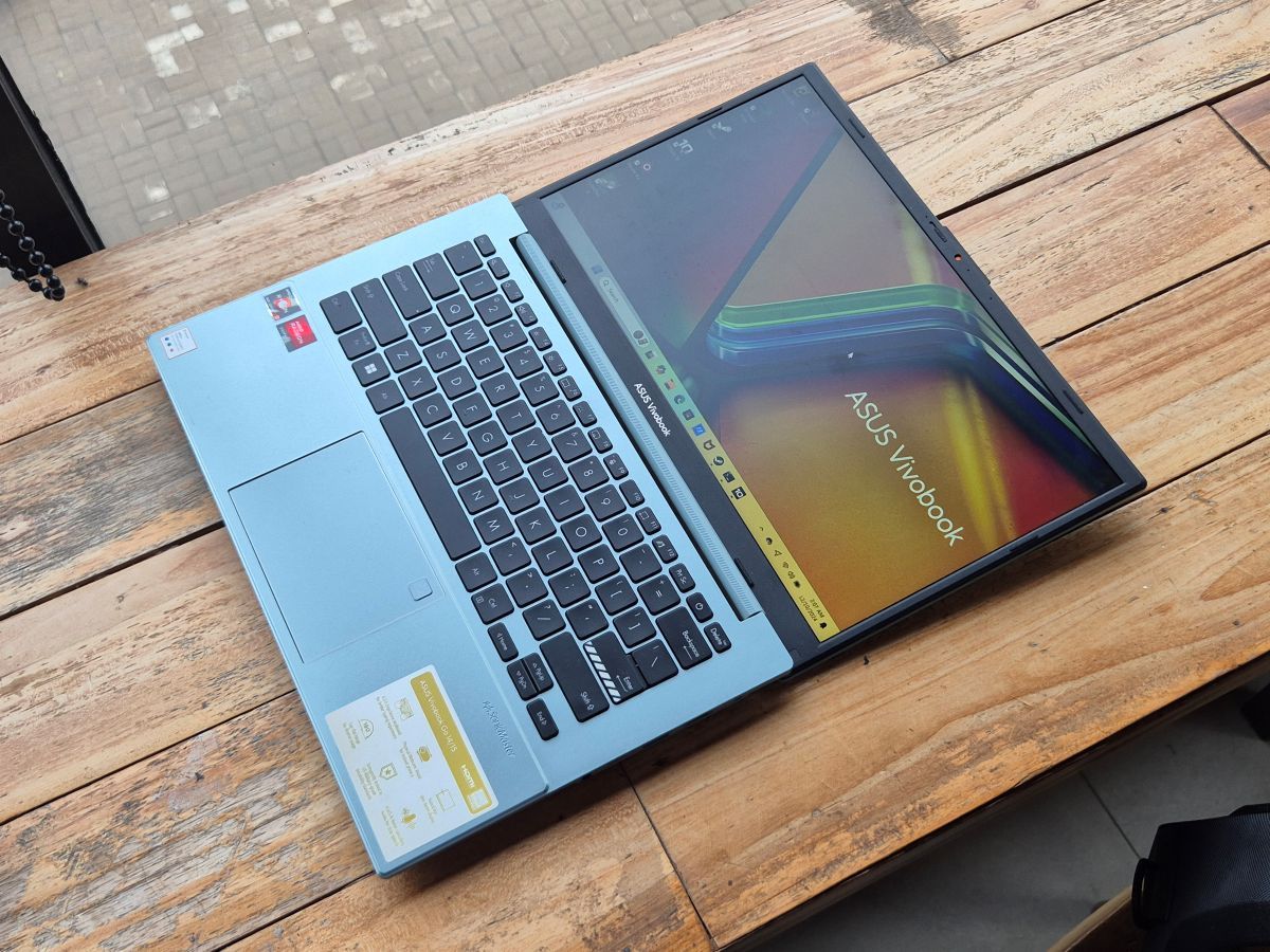 Review ASUS Vivobook Go 14 E1404, Terbaik & Menarik di Kelas 5-6 Juta