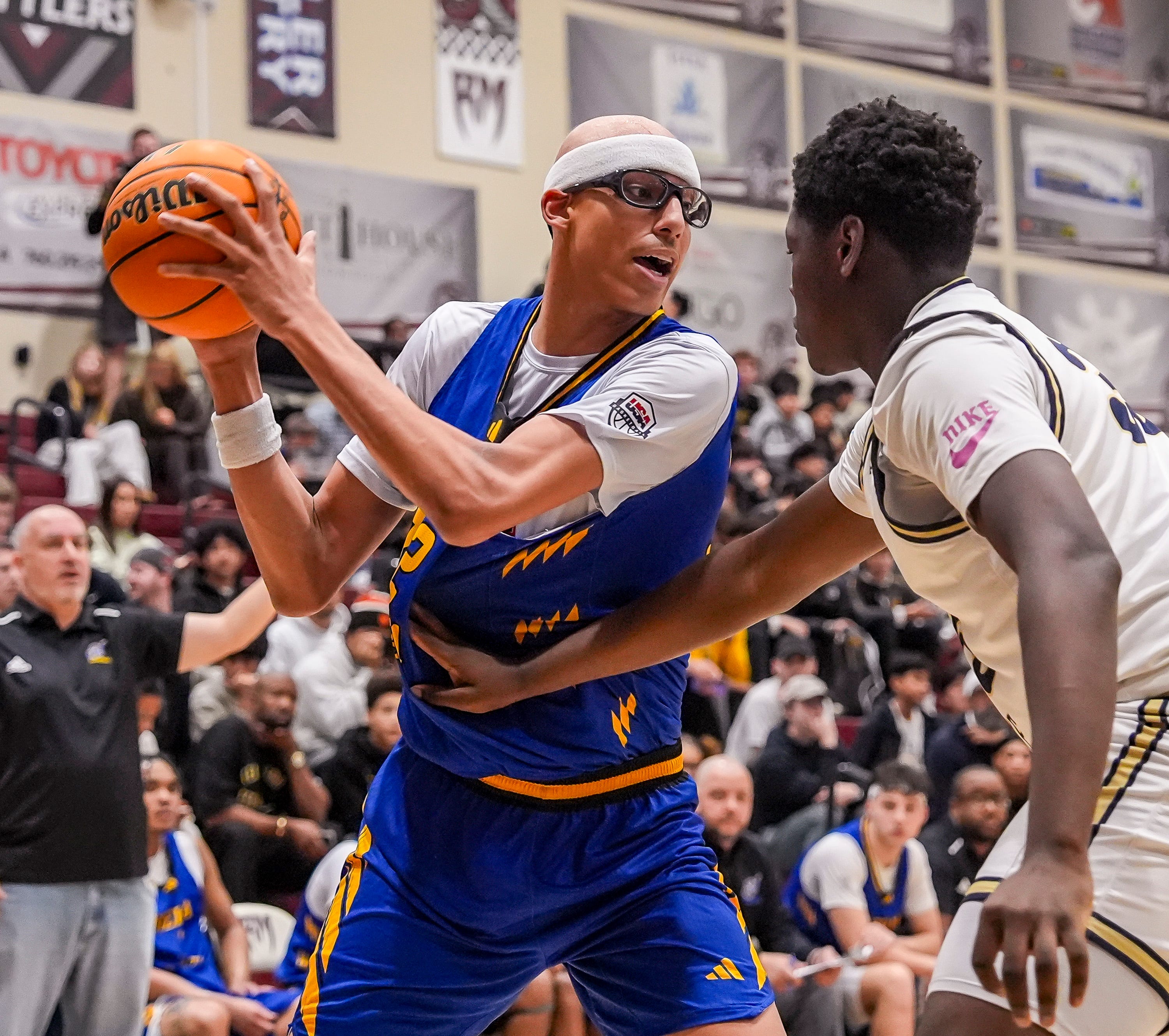 7-foot-1 BYU commit from Las Vegas a 'cheat code' on the basketball court