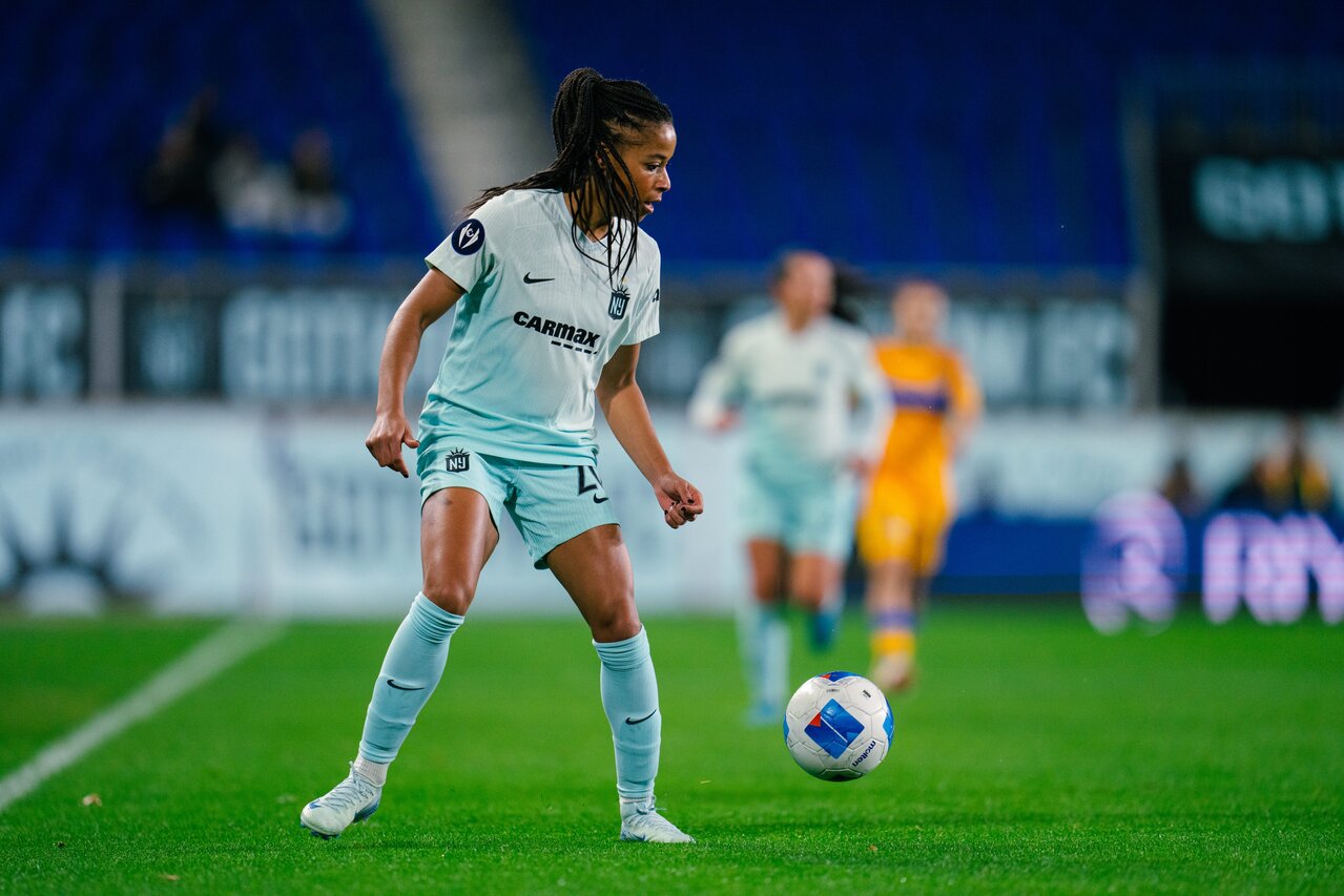 Um mês depois, Jéssica Silva regressa e soma primeiros minutos