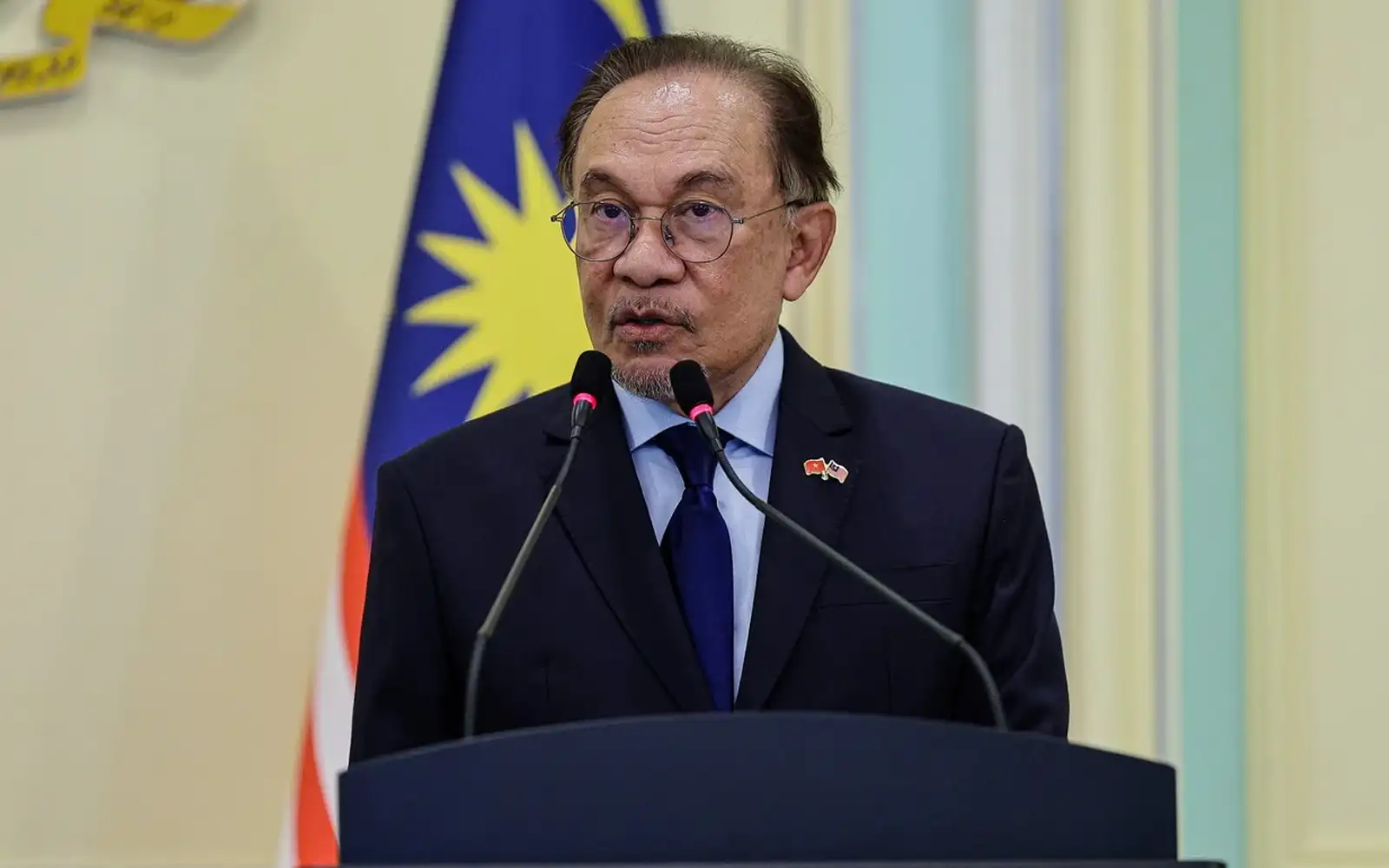 Let’s strive for excellence in 2025, Anwar tells Malaysians