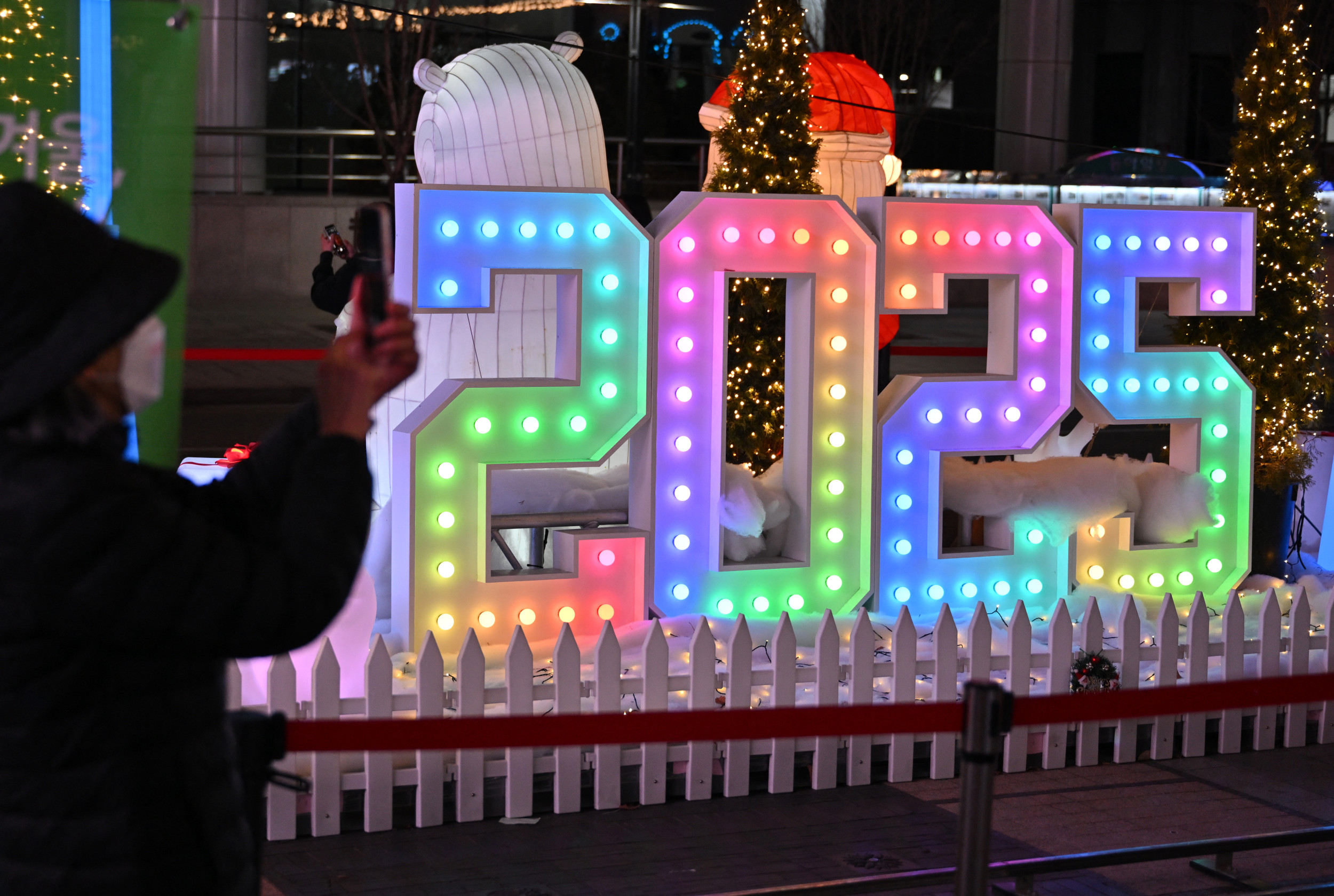 Americans Predict A Difficult 2025