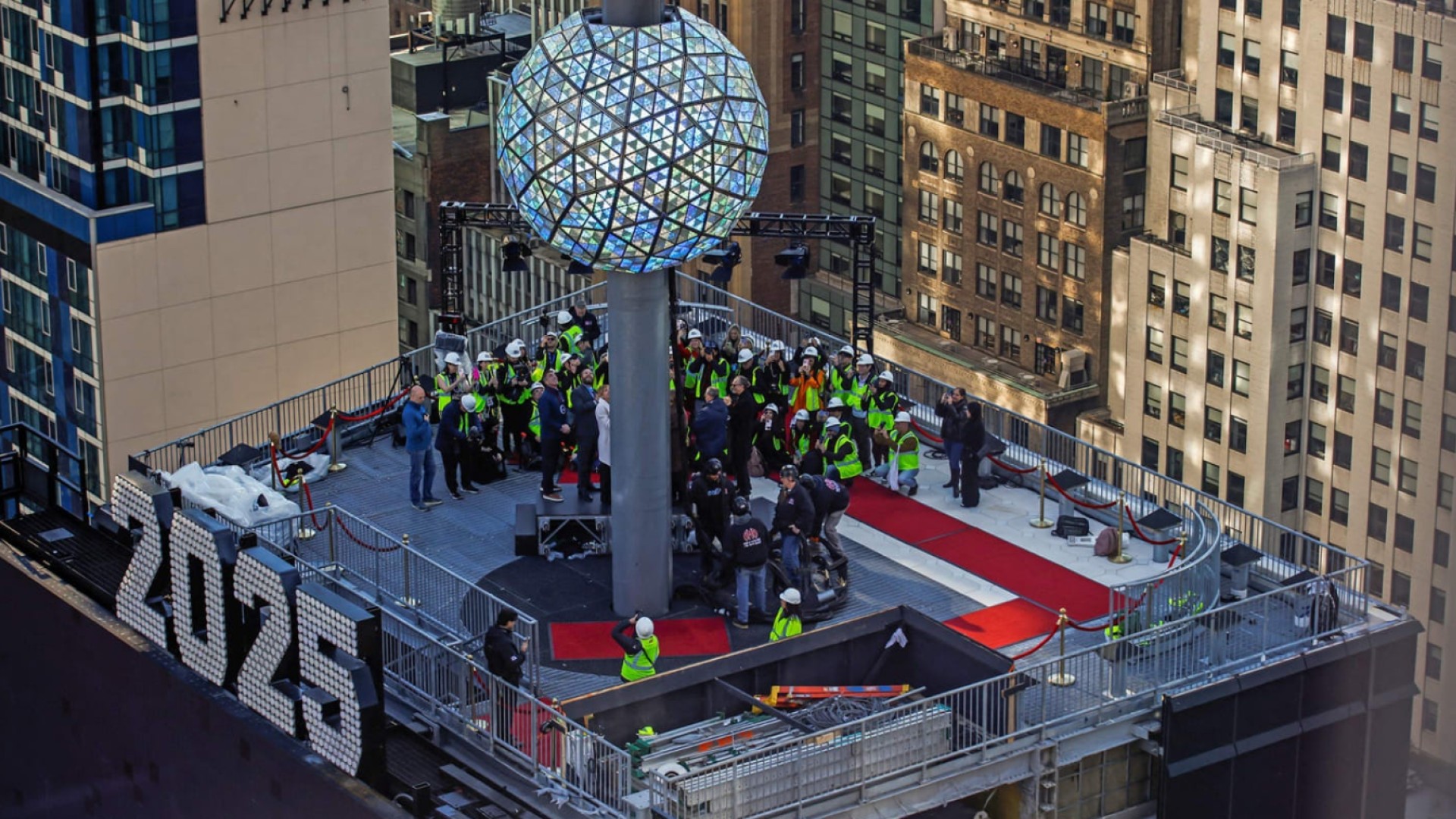 Countdown to 2025: Final preparations underway in Times Square