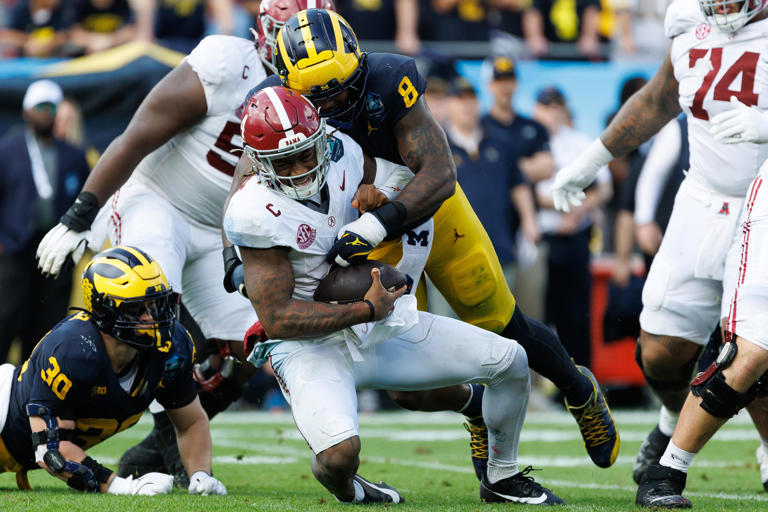 Alabama football 10-win season streak ends, Michigan beats Tide in ReliaQuest Bowl: Takeaways