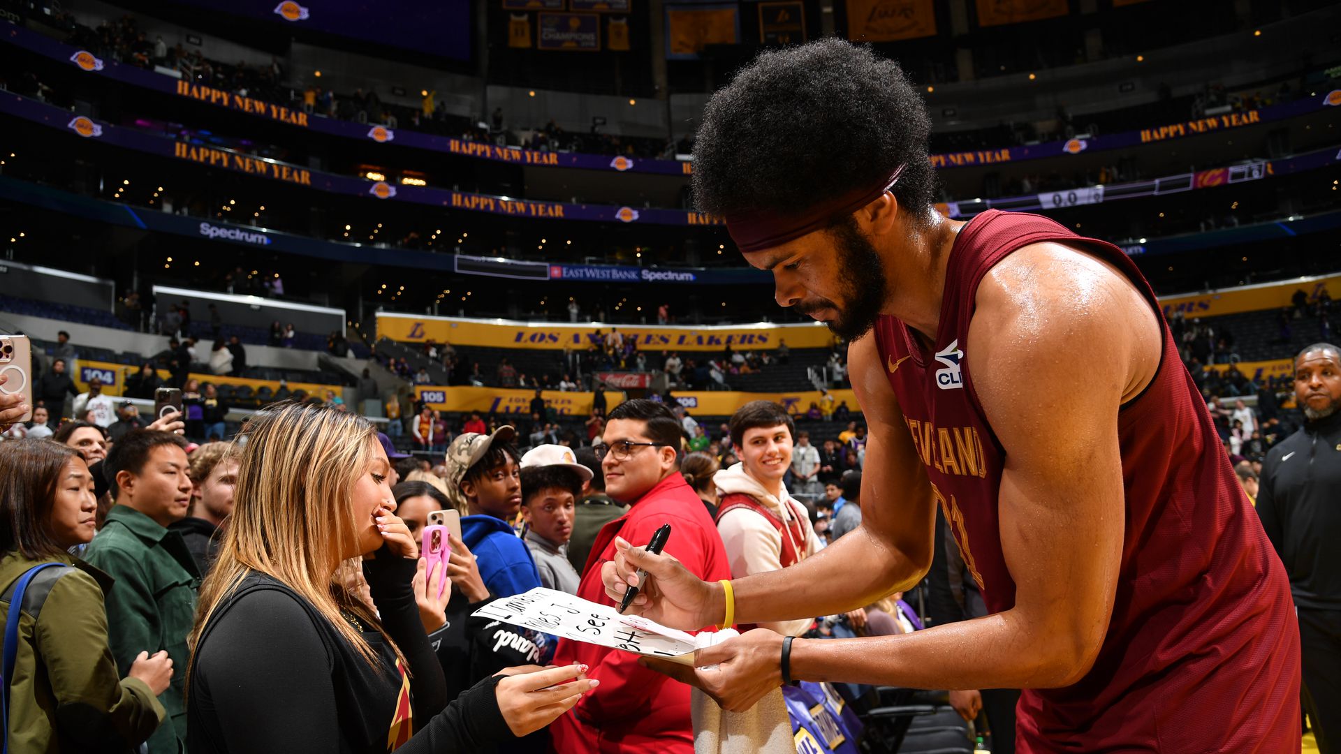 Cavaliers, led by Jarrett Allen, fend off Lakers 122-110