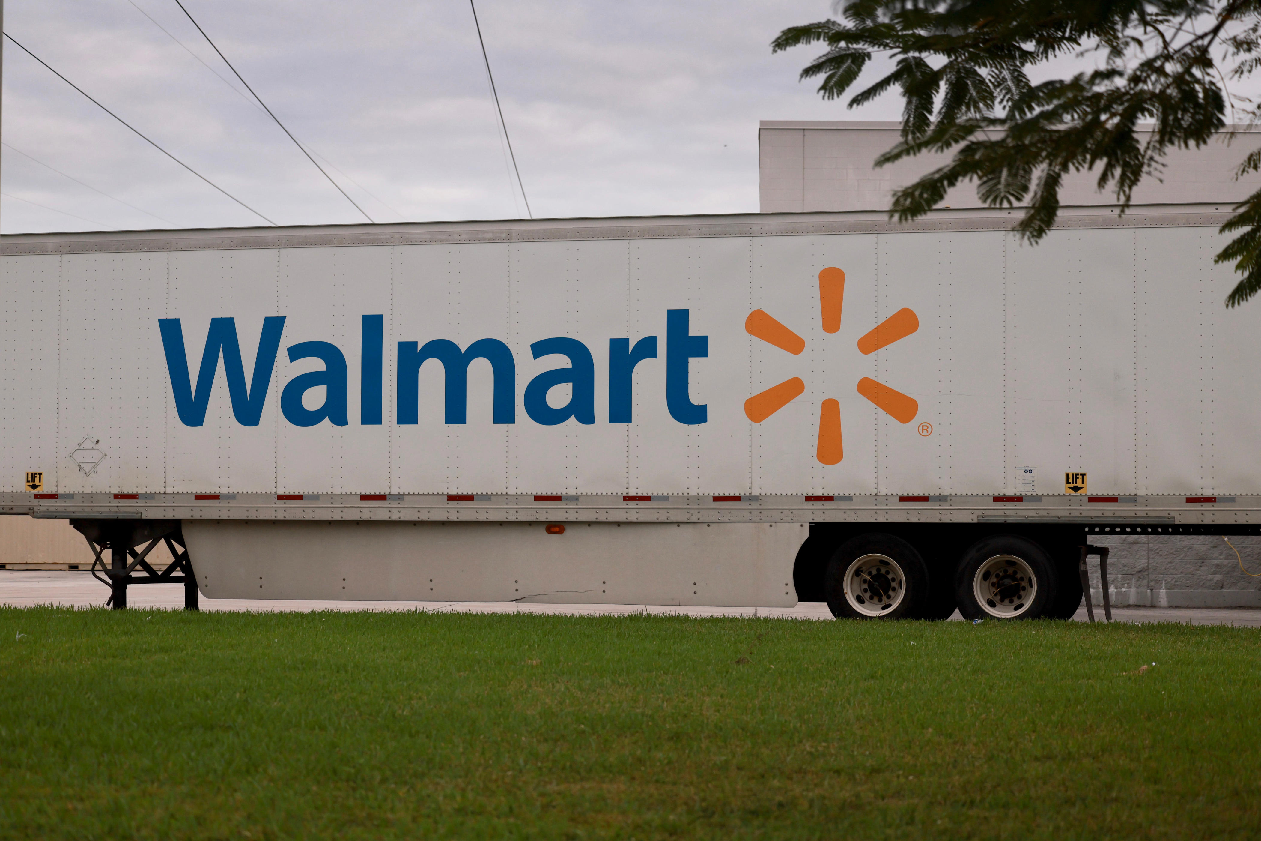 Is Walmart open or closed on New Year’s Day 2025? Store hours, what to know