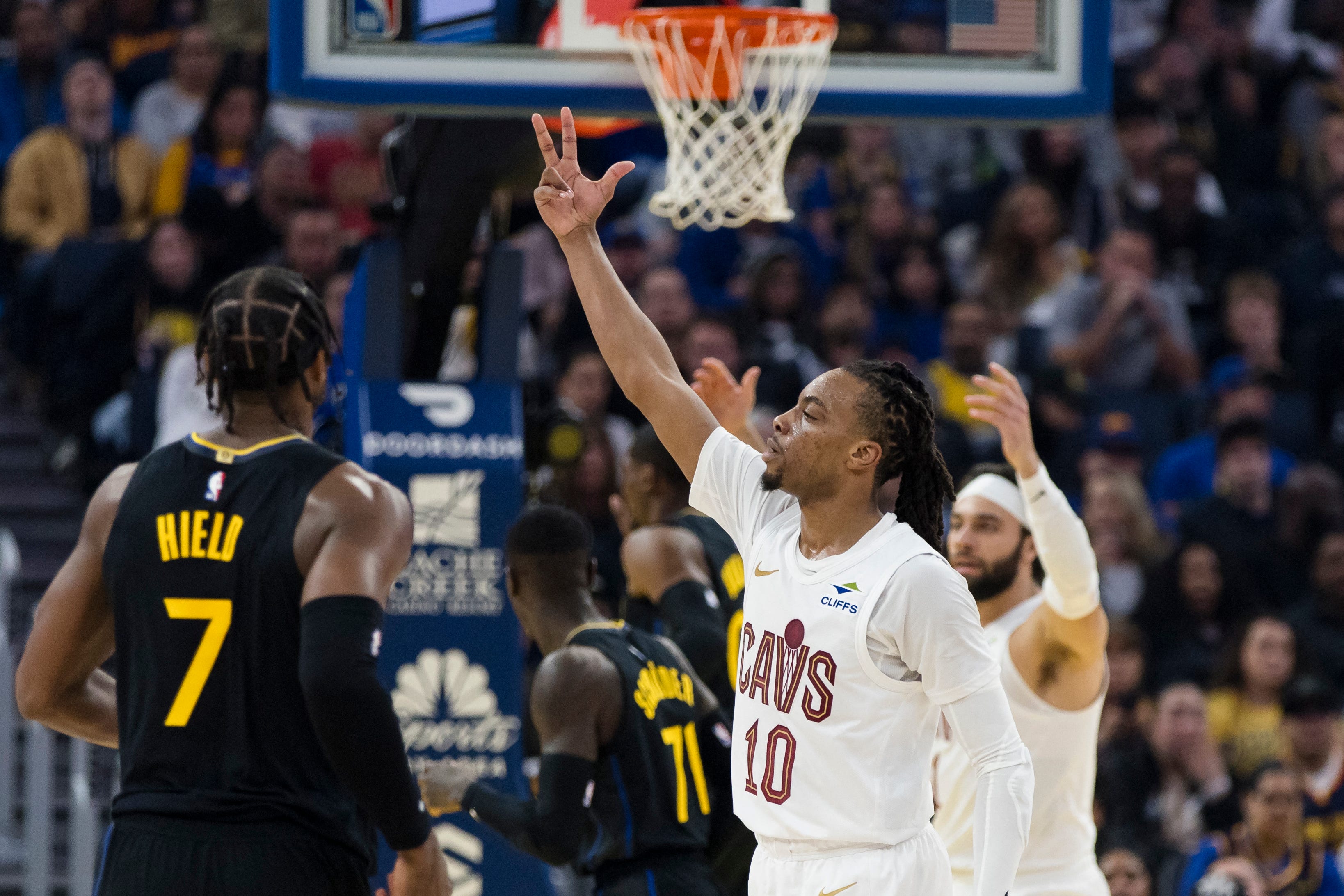 Cavaliers score vs. Lakers | Jarrett Allen, Donovan Mitchell lead way ...