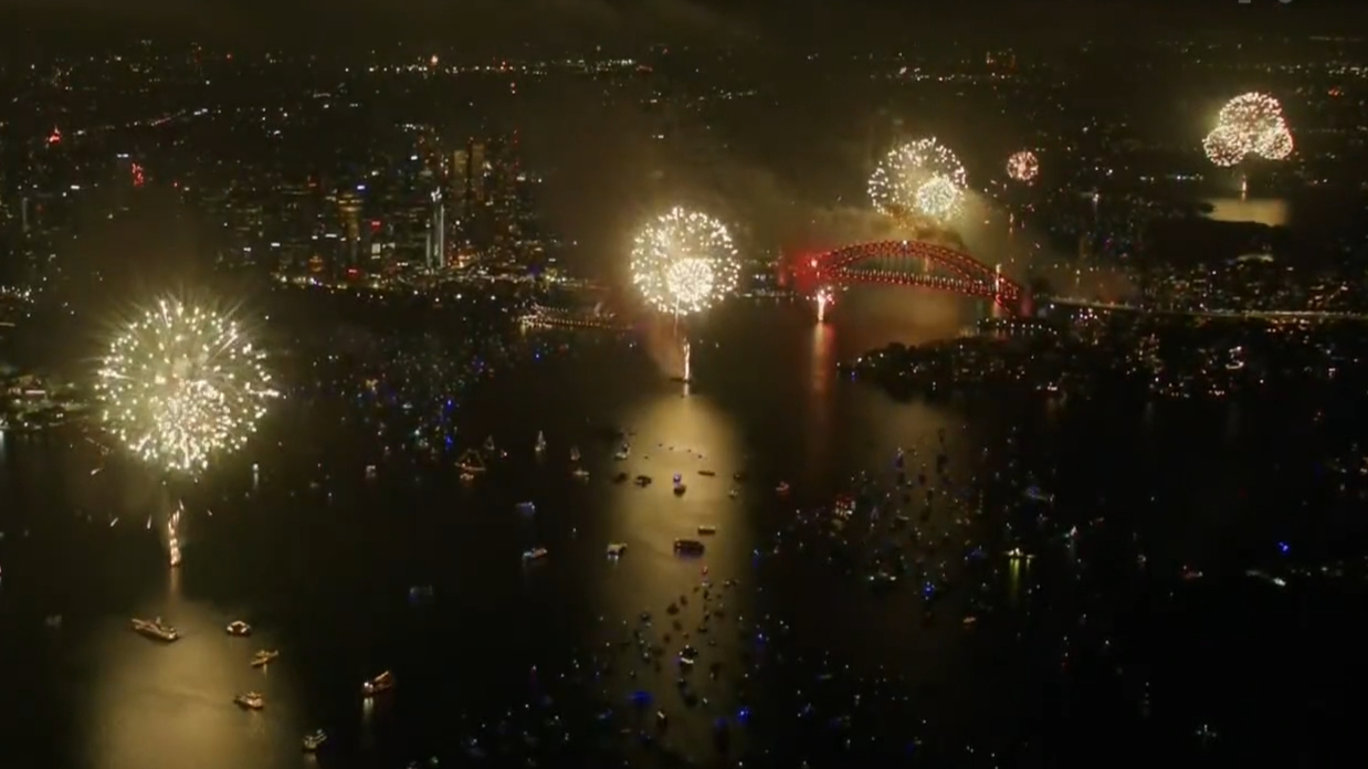 'Truly epic' sight as bioluminescent algae puts on New Year's light show