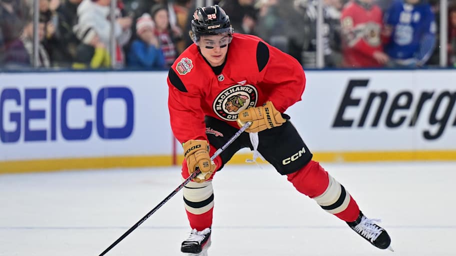 Blackhawks Make Statement With Arrival to Winter Classic