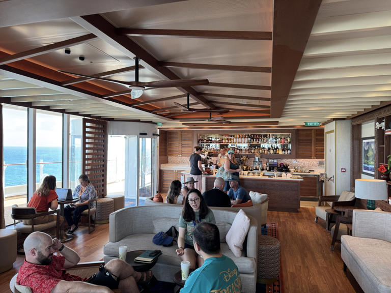 Full Menus With Prices for All Bars, Lounges, and Cafes on the Disney ...