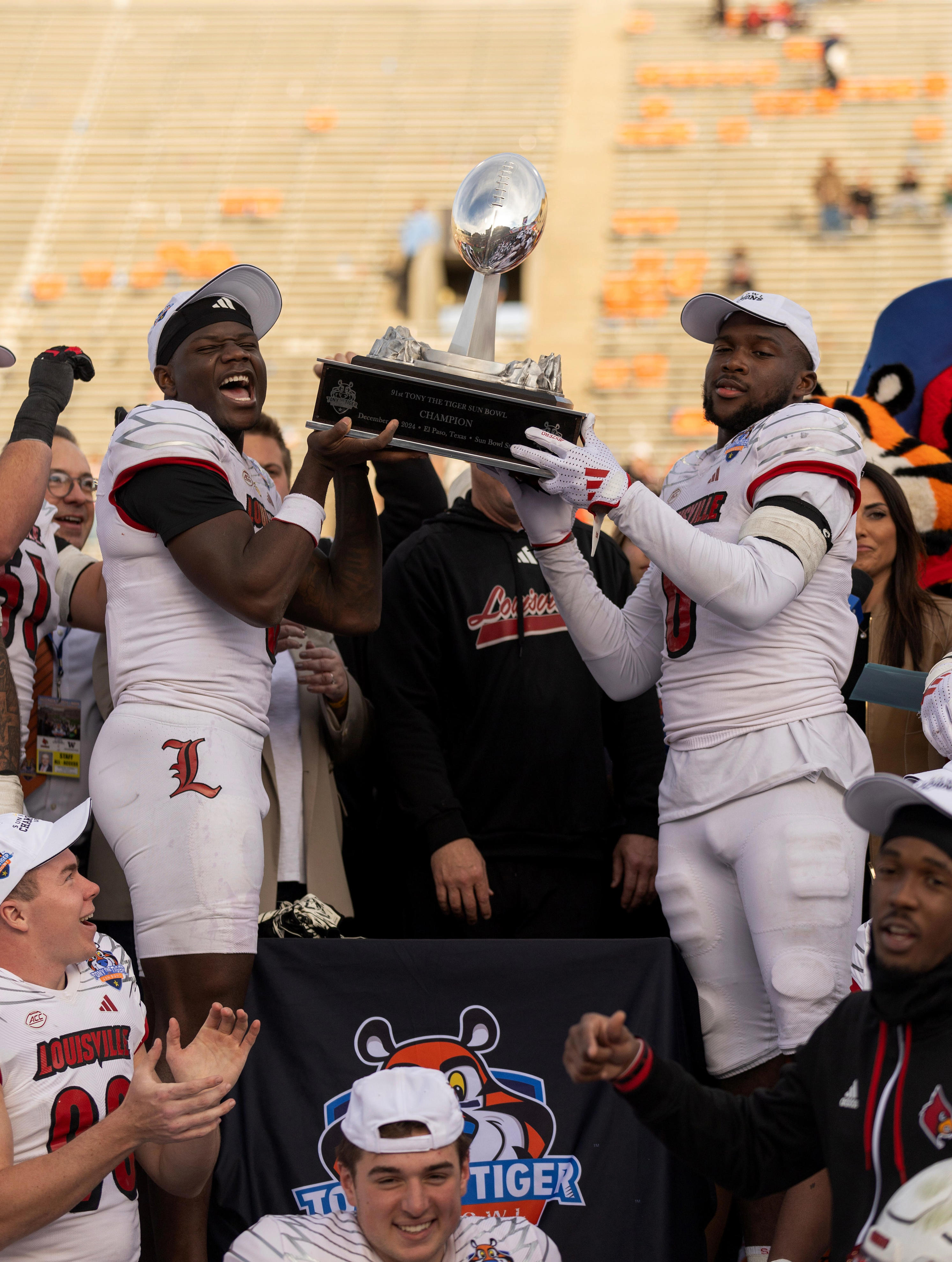 Louisville edges Washington in late-game thriller: 2024 Sun Bowl score ...
