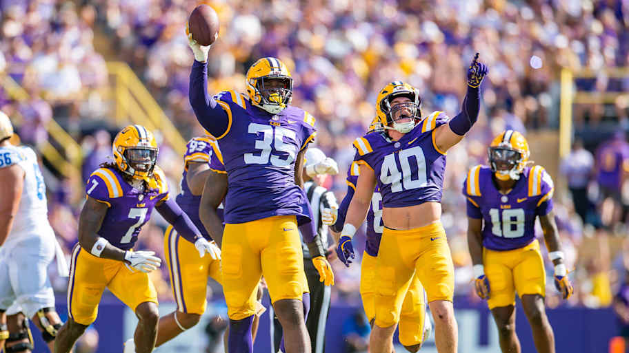 LSU Football Linebacker Whit Weeks Suffers Gruesome Ankle Injury in the ...