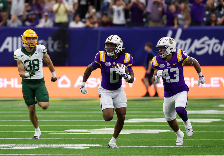 LSU football's kickoff return unit was the best in the Power Four