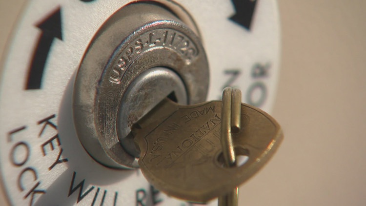 Central Park neighbors say thieves are using stolen key to rip off mail ...