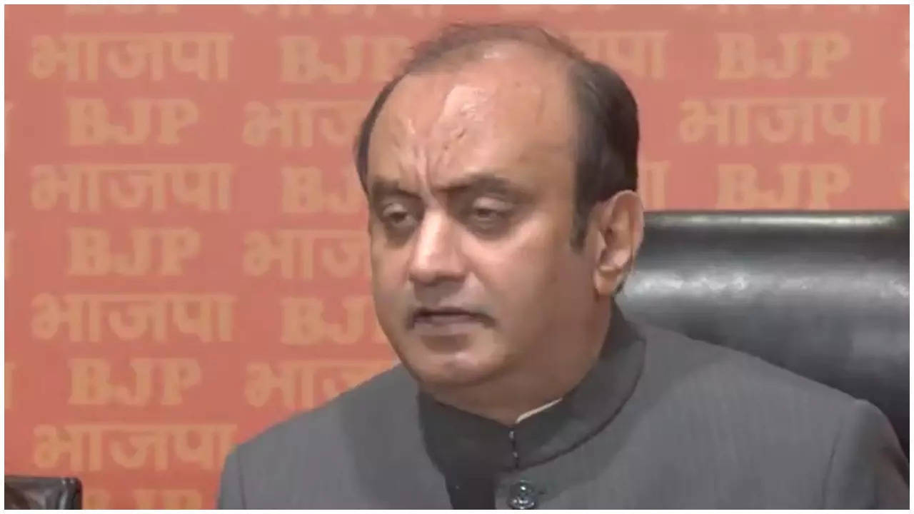 'Bagula Bhagat': BJP criticises Kejriwal over allowance scheme for ... 'Bagula Bhagat': BJP criticises Kejriwal over allowance scheme for ...