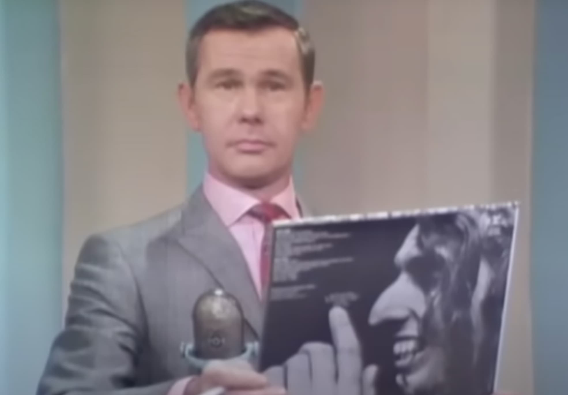 10 Eyebrow Arching Pics Of Tiny Tim's First Very Odd Appearance On 'The ...