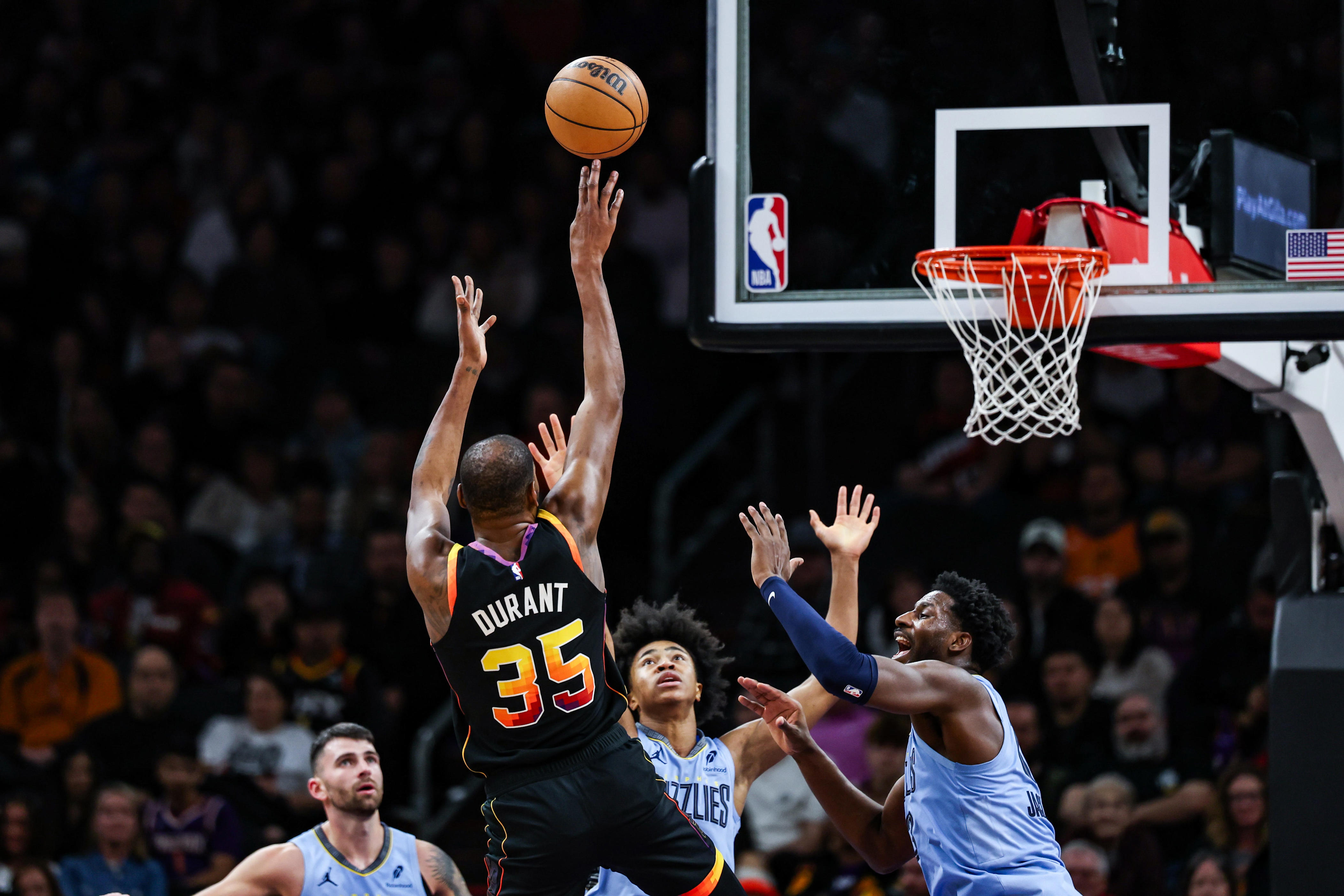 Can Phoenix Suns begin New Year with turnaround on road?