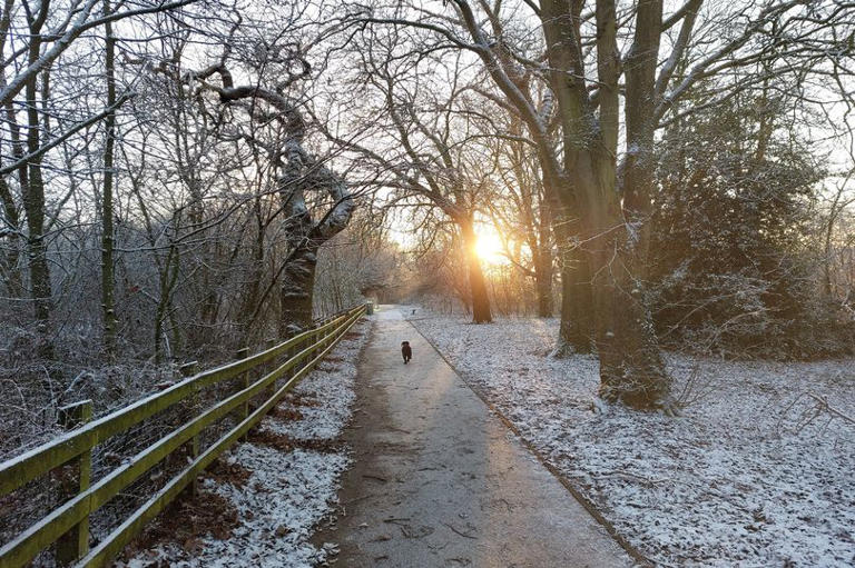 Cheshire hit with 10-hour Met Office weather warning for ice