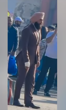 Ranveer Singh sports turban and blood-stained injury in leaked pics from Aditya Dhar's 'Dhurandhar'