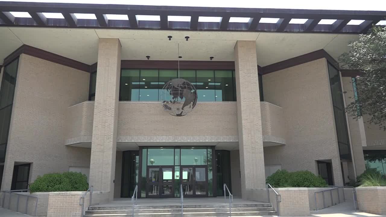 TAMIU presidential search on hold amid Texas A&M System leadership ...