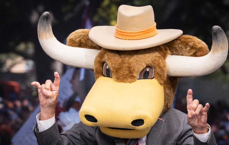 Who did Lee Corso pick in the Texas-ASU Peach Bowl on ESPN's 'College ...