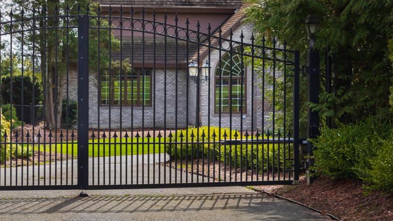The Best Way To Prevent A Wrought Iron Fence From Rusting