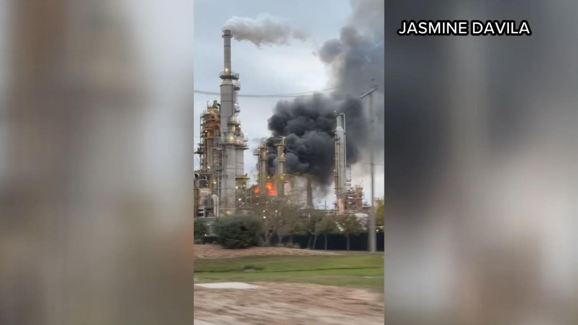 SHARED VIDEO: Fire at Valero Three Rivers Refinery