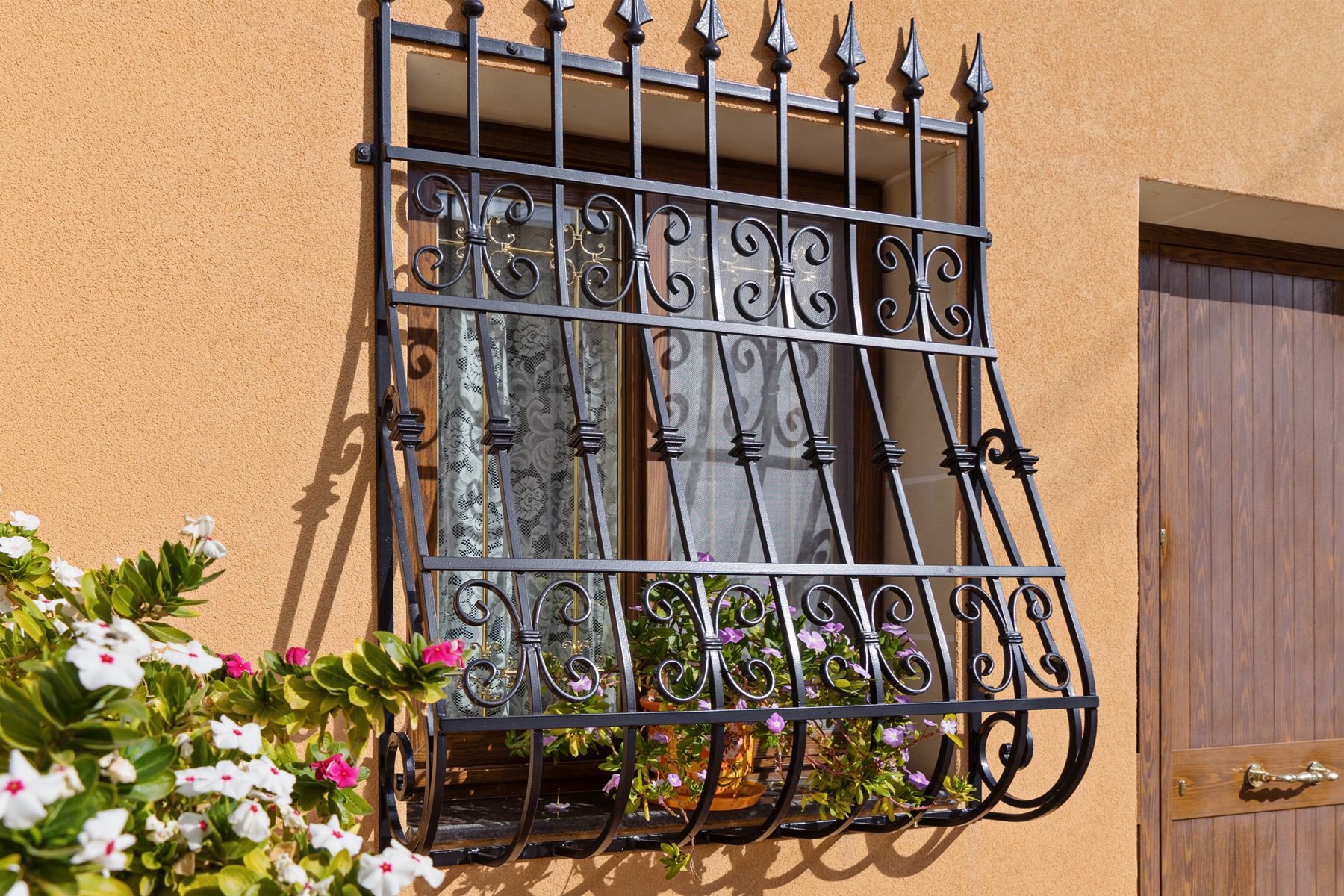 Here’s Why Some Window Bars Have a Potbelly