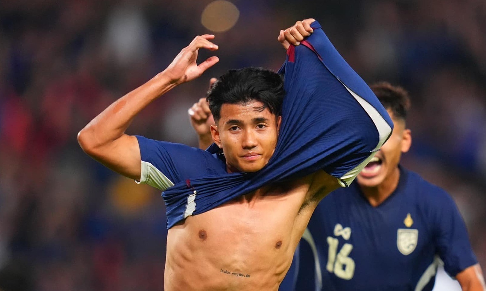 Tiền đạo Thái Lan 'liều mạng' để đưa đội nhà vào chung kết