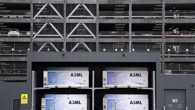Will computer chip maker ASML see a change of fortunes in 2025?