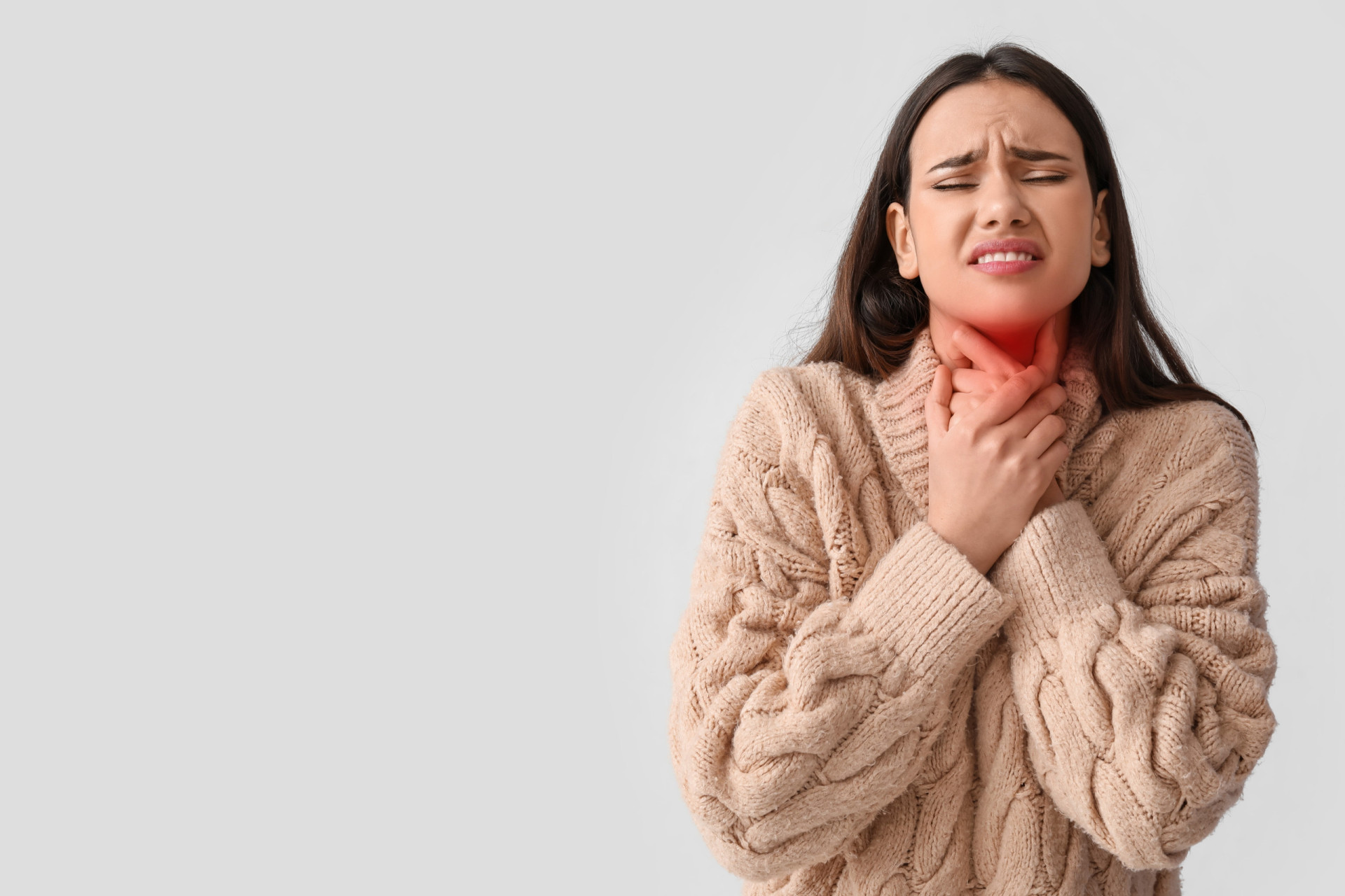 Waarom heb je 's ochtends keelpijn?