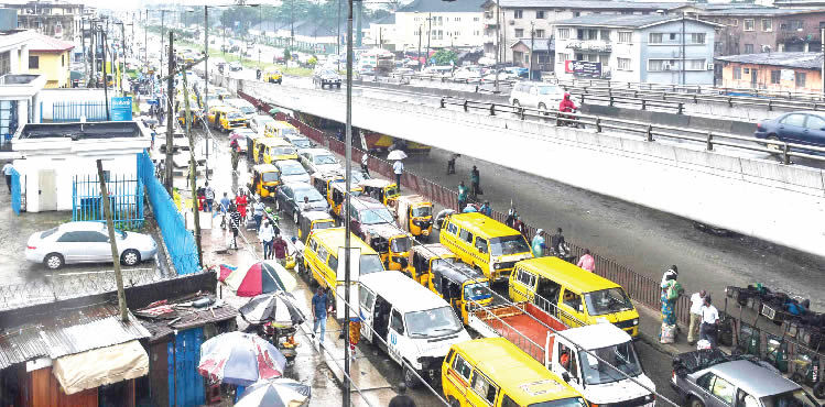 Drunk Lagos driver kills Army officer, 18 others lose arms, legs Drunk Lagos driver kills Army officer, 18 others lose arms, legs