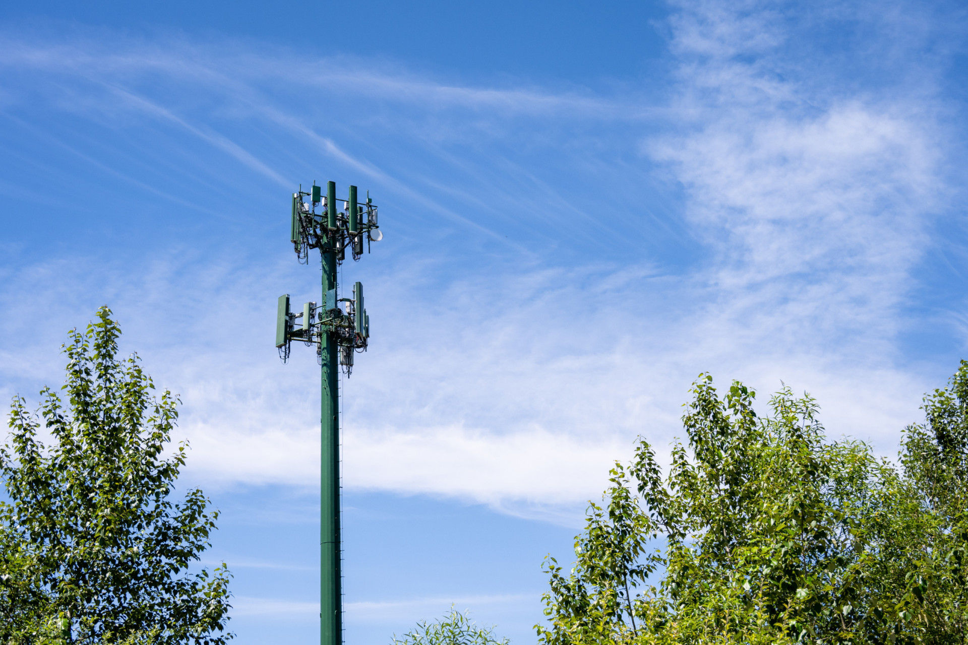 What is a cell tower, and how does it work?