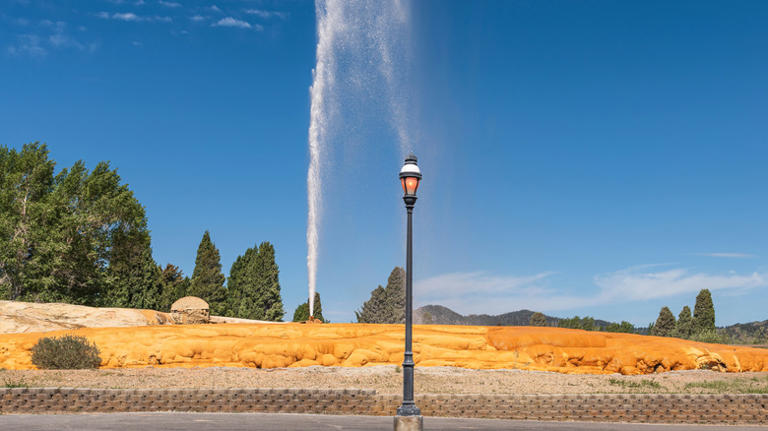 The World's Only Captive Geyser Is A Fascinating Natural Wonder In A ...