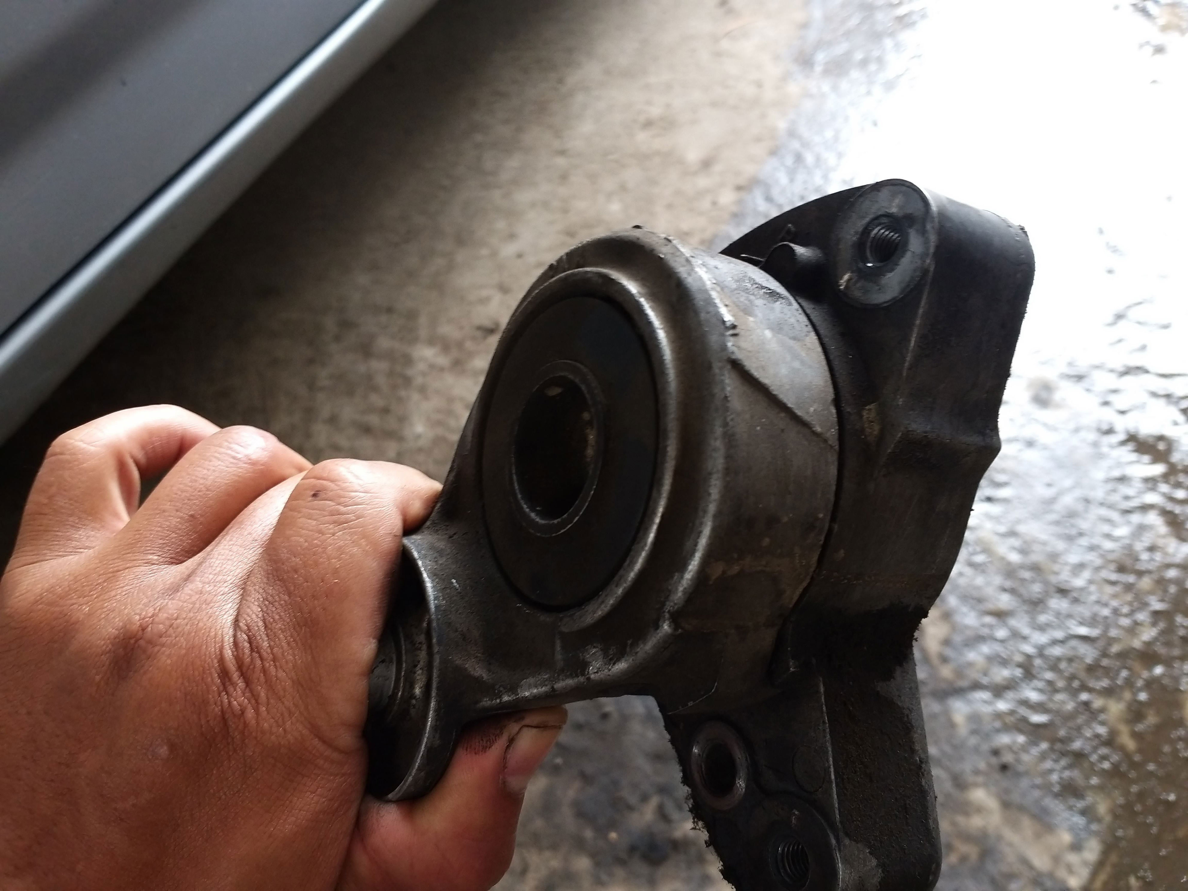 Mesti Tahu Nih, Ini Sumber Penyebab Mobil Getar Saat Langsam