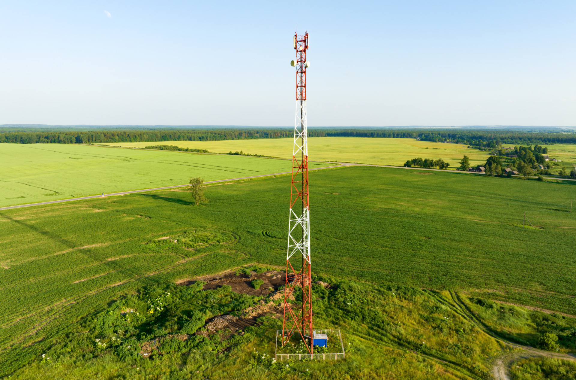 What is a cell tower, and how does it work?