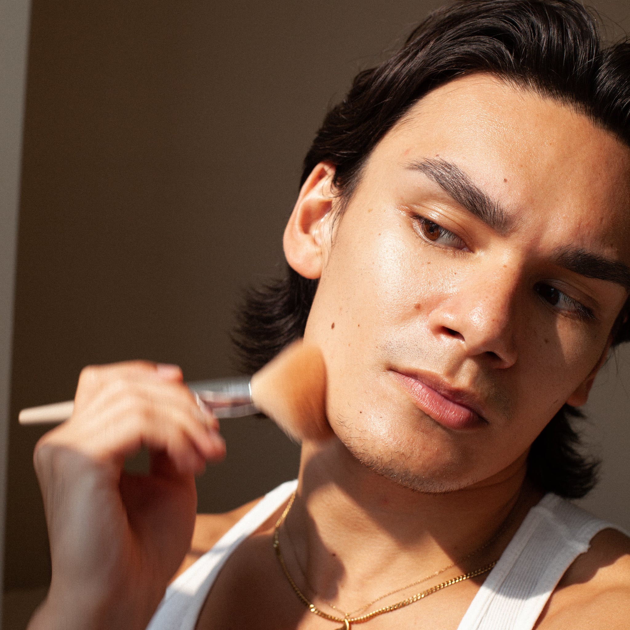 5 Tips For Applying Makeup to Dry Skin, According to a Pro