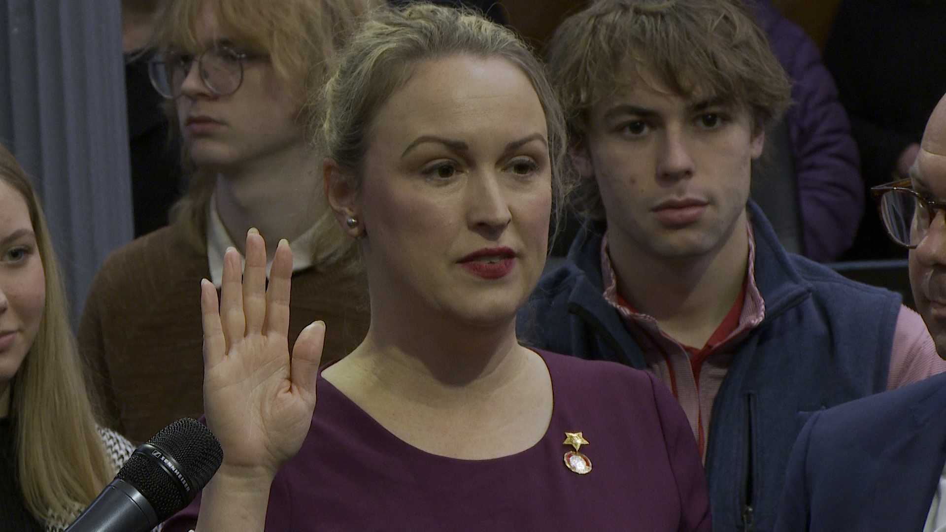 Molly Rawn sworn in as new Fayetteville mayor