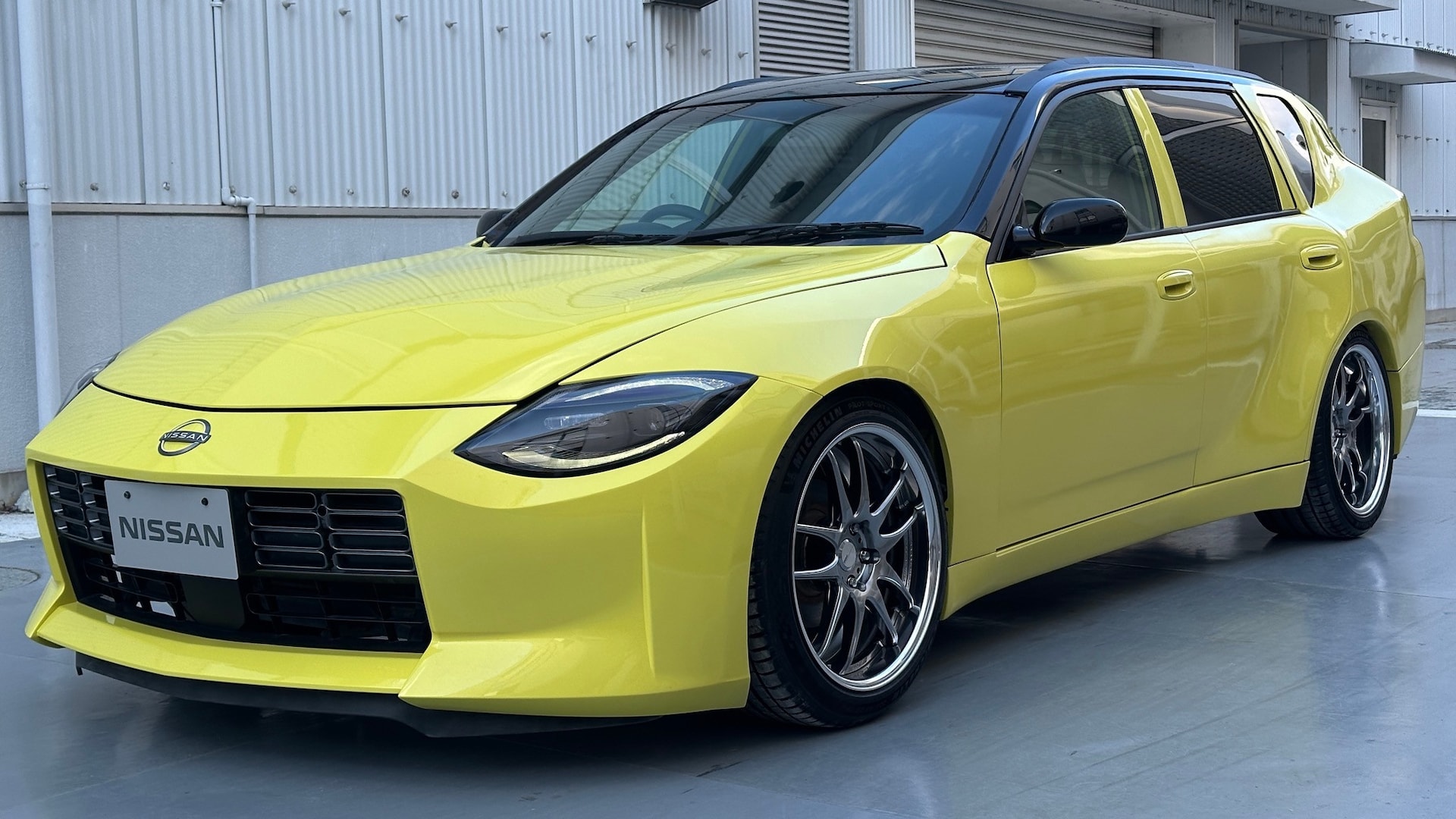 Reverse-Mullet Nissan Z Wagon Is Party Up Front, Busyness in Rear