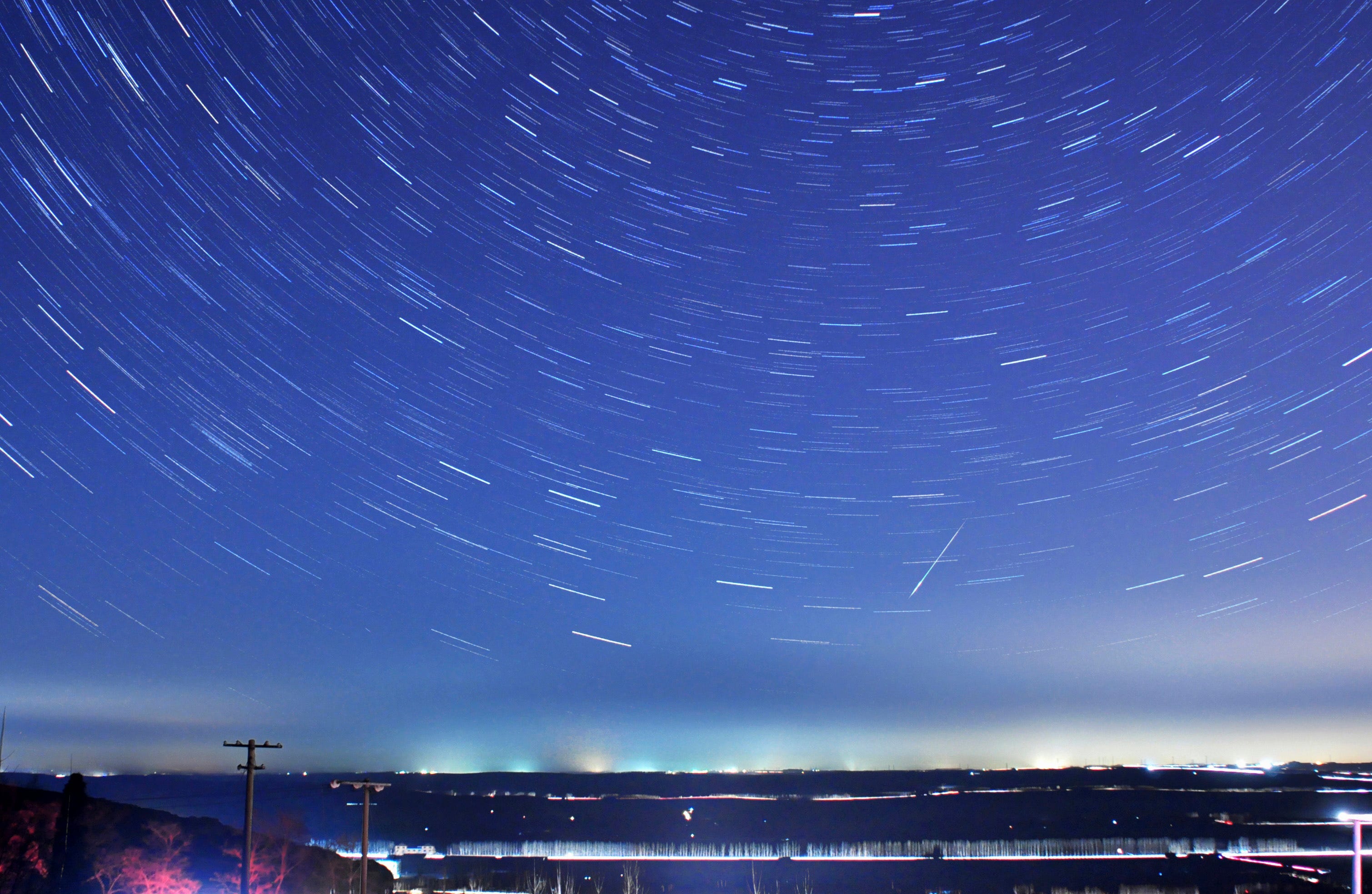 Draconid meteor shower lights up night sky this week, peaks Oct. 8. No ...